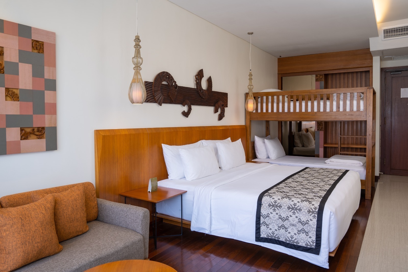 Merusaka Nusa Dua Deluxe Family Room: Family Fun