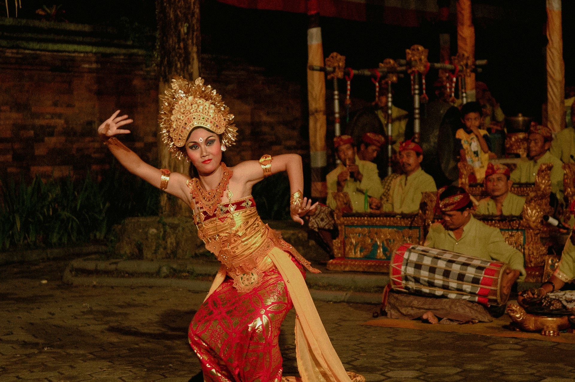 The Art of Balinese Dance: Guide to Legong, Barong & Kecak
